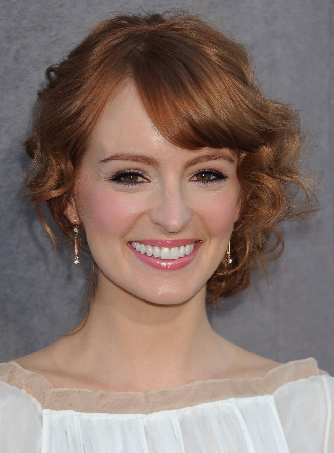 Top 12 retro hairstyles with bangs back with a bang – HairStyles for Women